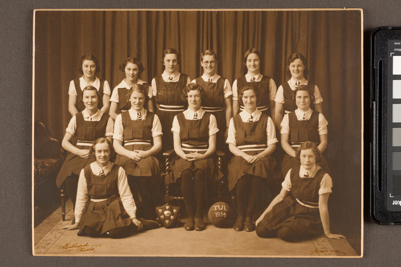 Tui Netball Team. - Tairawhiti Museum