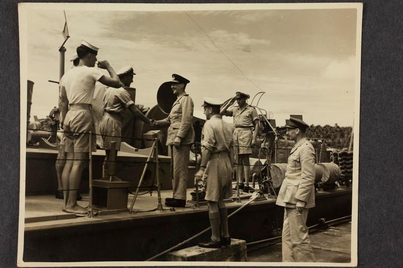 Handshake on a boat - Tairawhiti Museum