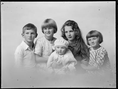 Five Millard children - Tairawhiti Museum