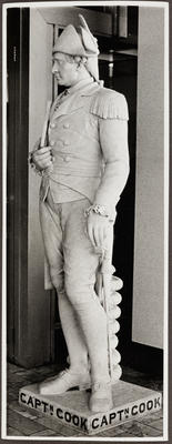 Captain Cook statue - Tairawhiti Museum
