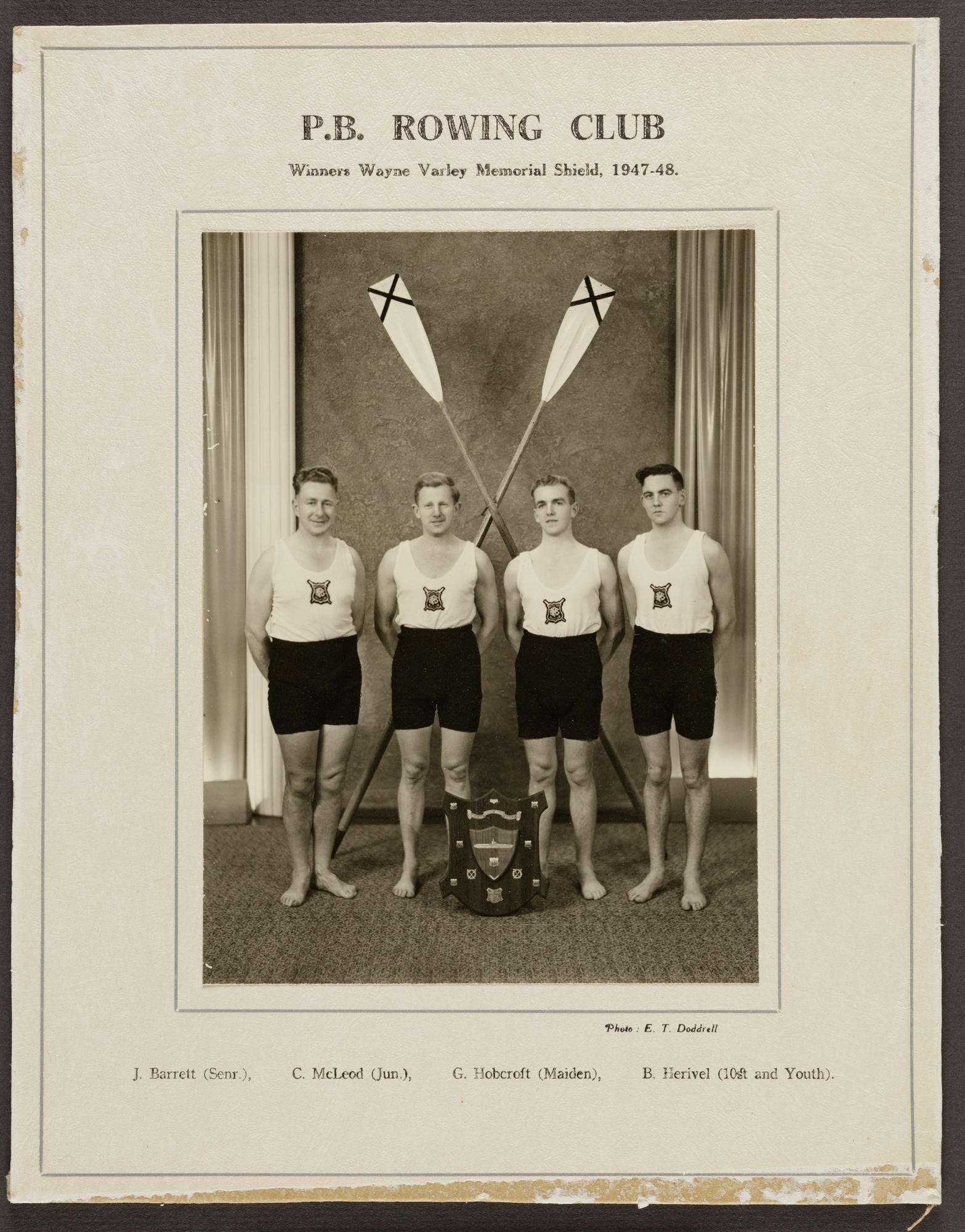 Poverty Bay Rowing Club Pair Oars. - Tairawhiti Museum