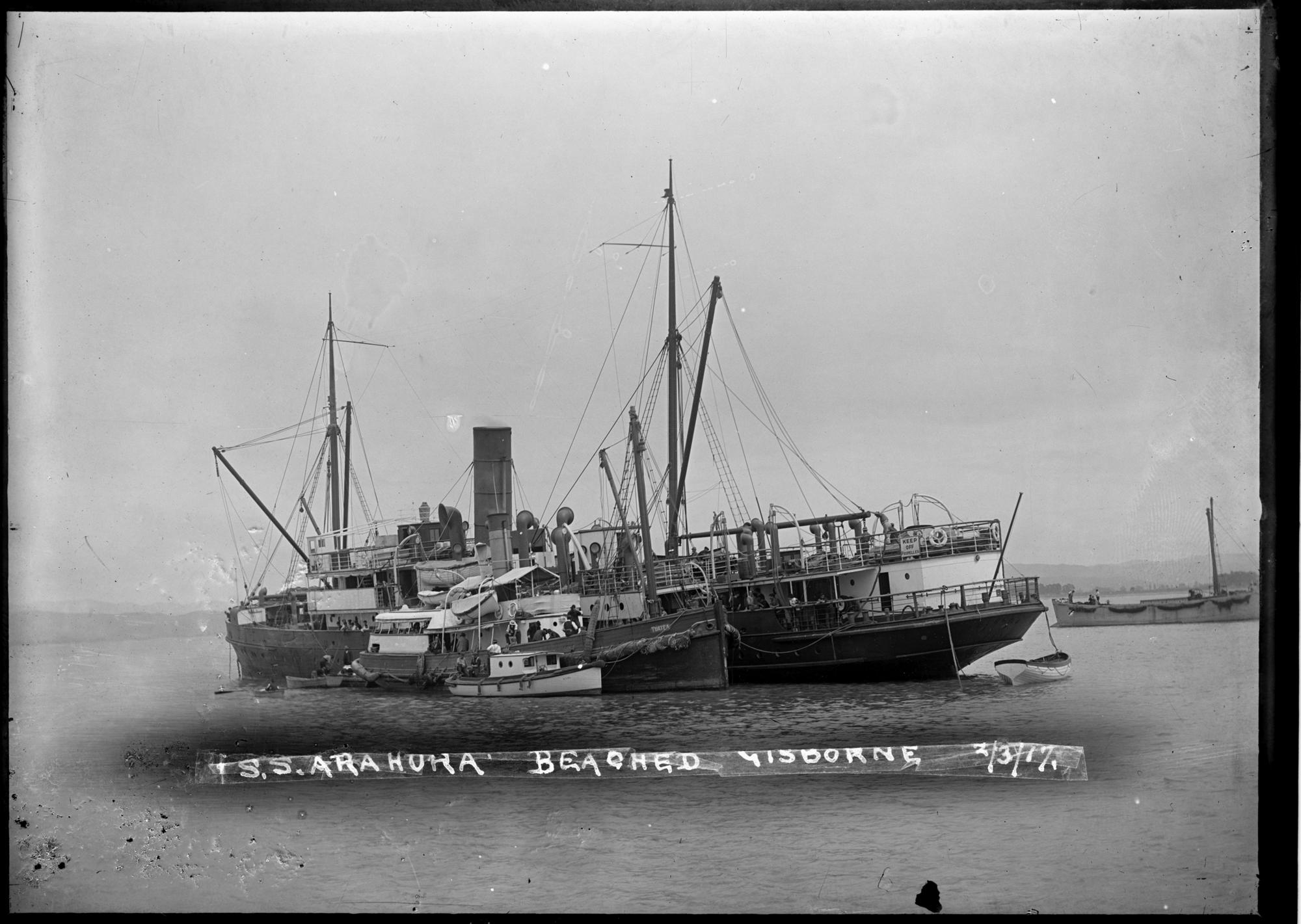 S S Arahura beached. - Tairawhiti Museum