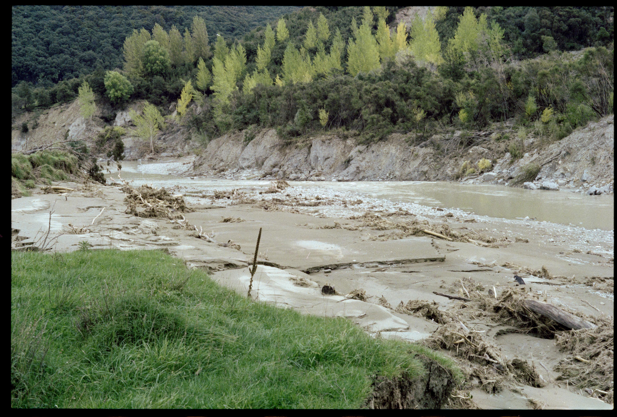 Cyclone Bola river flooding 1988 - Tairawhiti Museum