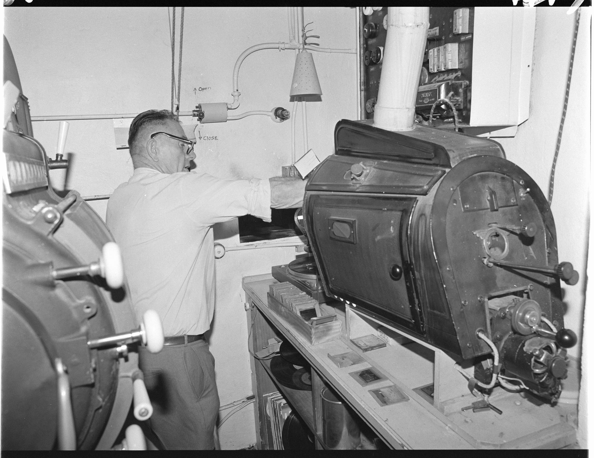 Kings Theatre Projection Box and Projectionist, Stu Allan, 1987 ...