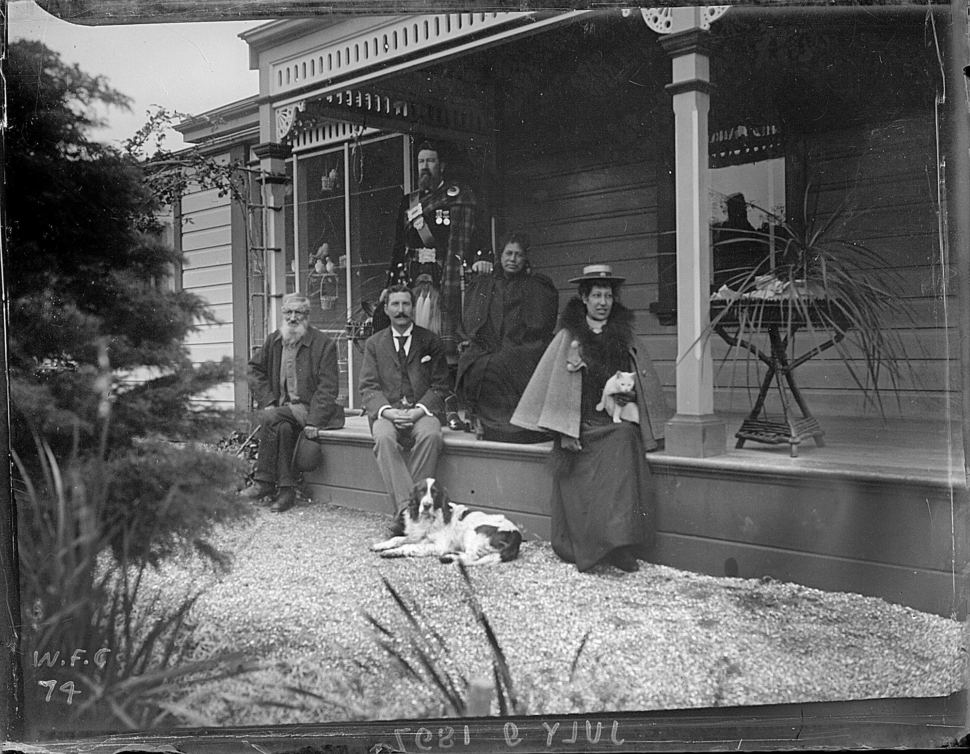 Colonel Porter and family - Tairawhiti Museum