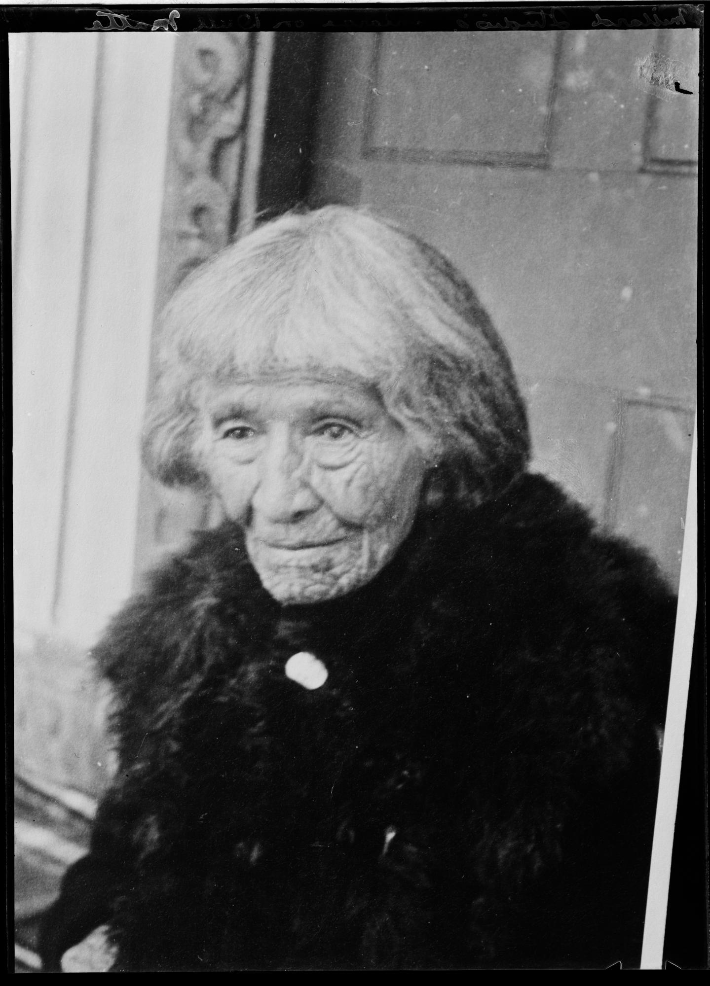 Kuia with kauae - Tairawhiti Museum